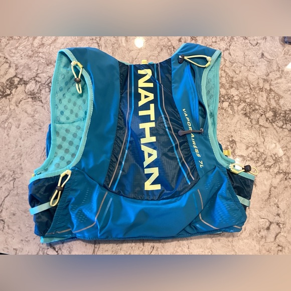 Nathan | Bags | Nathan Vapor Airess 2 7l Running Vest | Poshmark